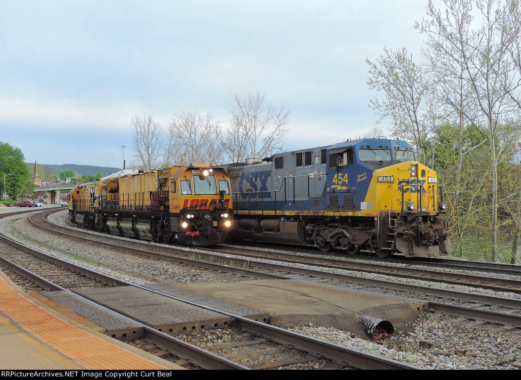 CSX 454 and LMIX 610